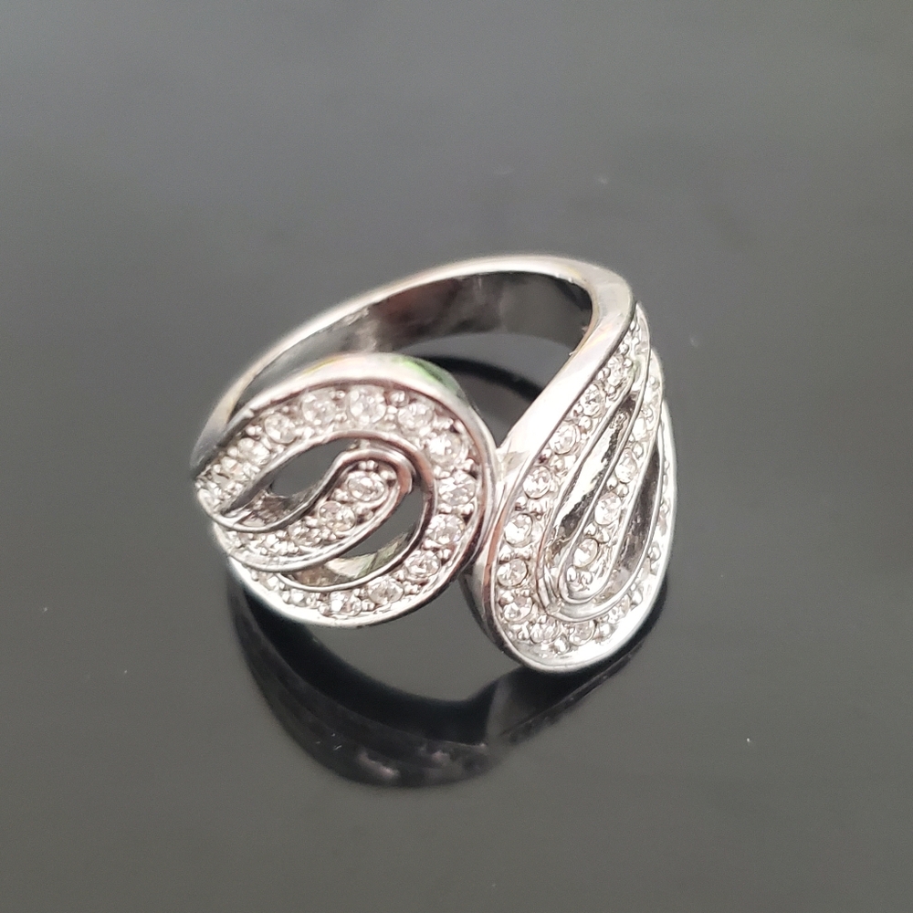 Silver Rhinestone Swirl Ring - Gem